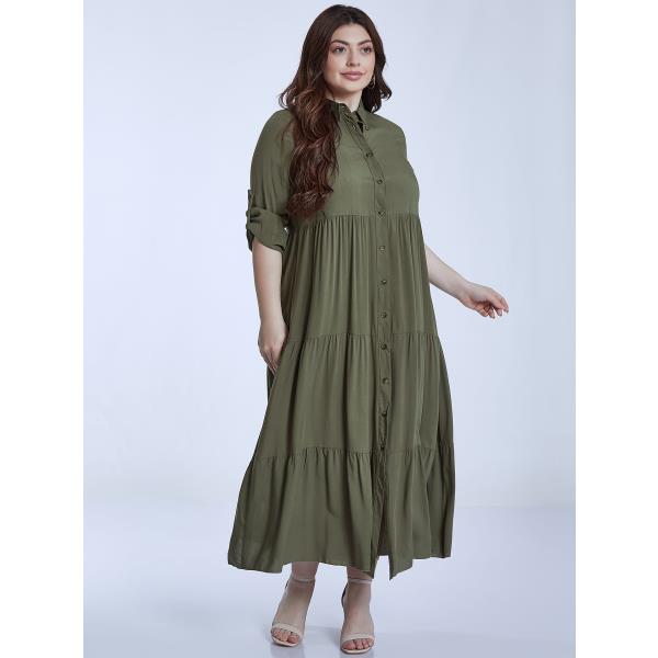 Μονόχρωμο maxi φόρεμα curvy σε χακί | Celestino