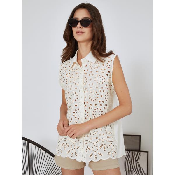Πουκάμισο ασύμμετρο κεντητό διάτρητο σε μπεζ ανοιχτό, 12,99€ | Celestino