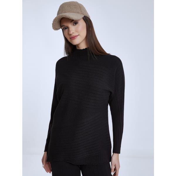 Elastic turtleneck with textured fabric in black | Celestino